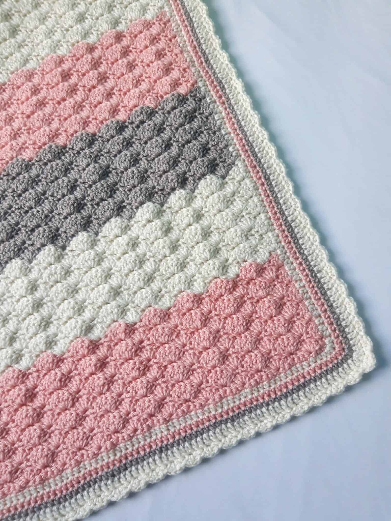 10+ Beautiful FREE Crochet Blanket Patterns - yarncraftsfun.com