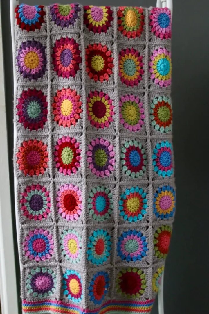 10 Gorgeous Free Granny Square Blanket Patterns