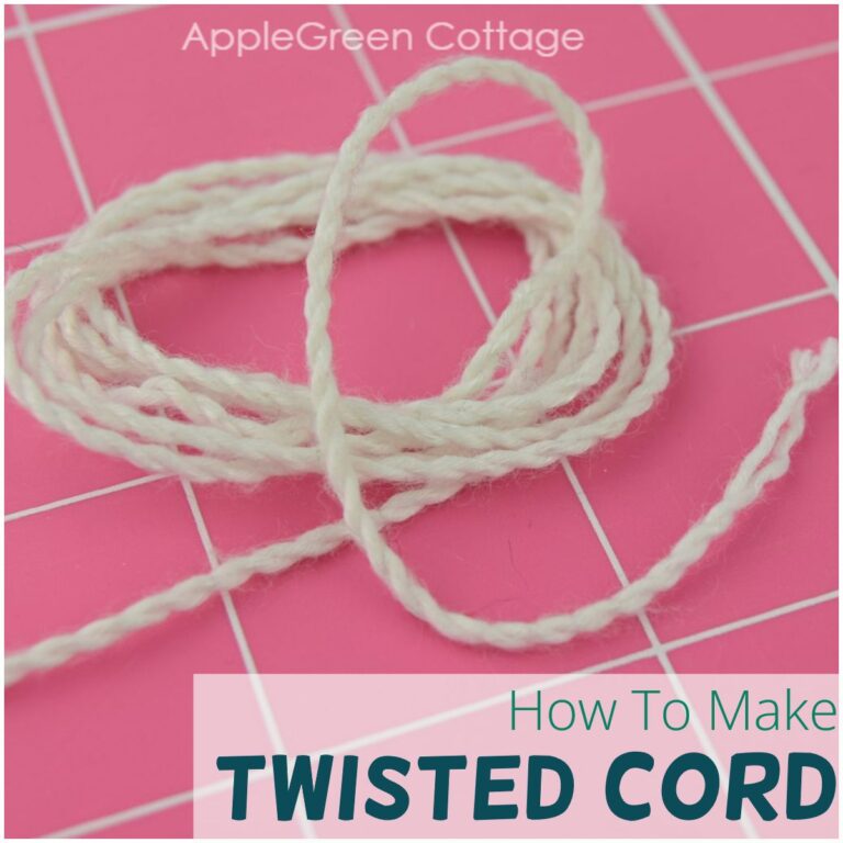 How To Make Heart Friendship Bracelets - So Cute! - yarncraftsfun.com